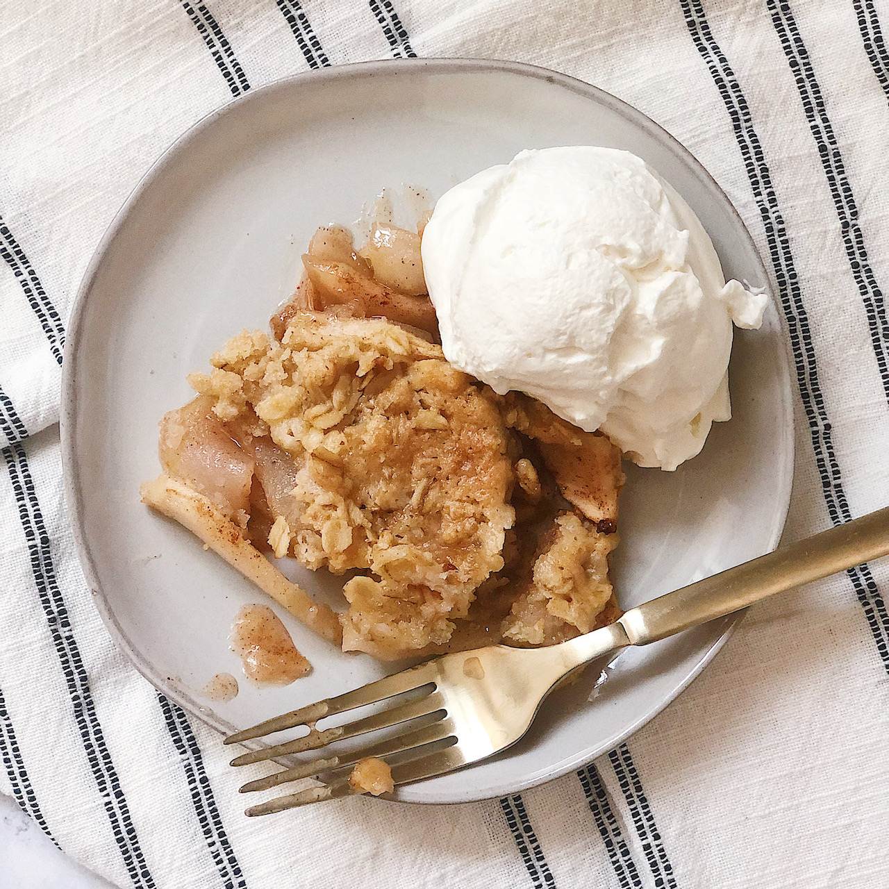 Mom's Apple Crisp - That Bread Lady