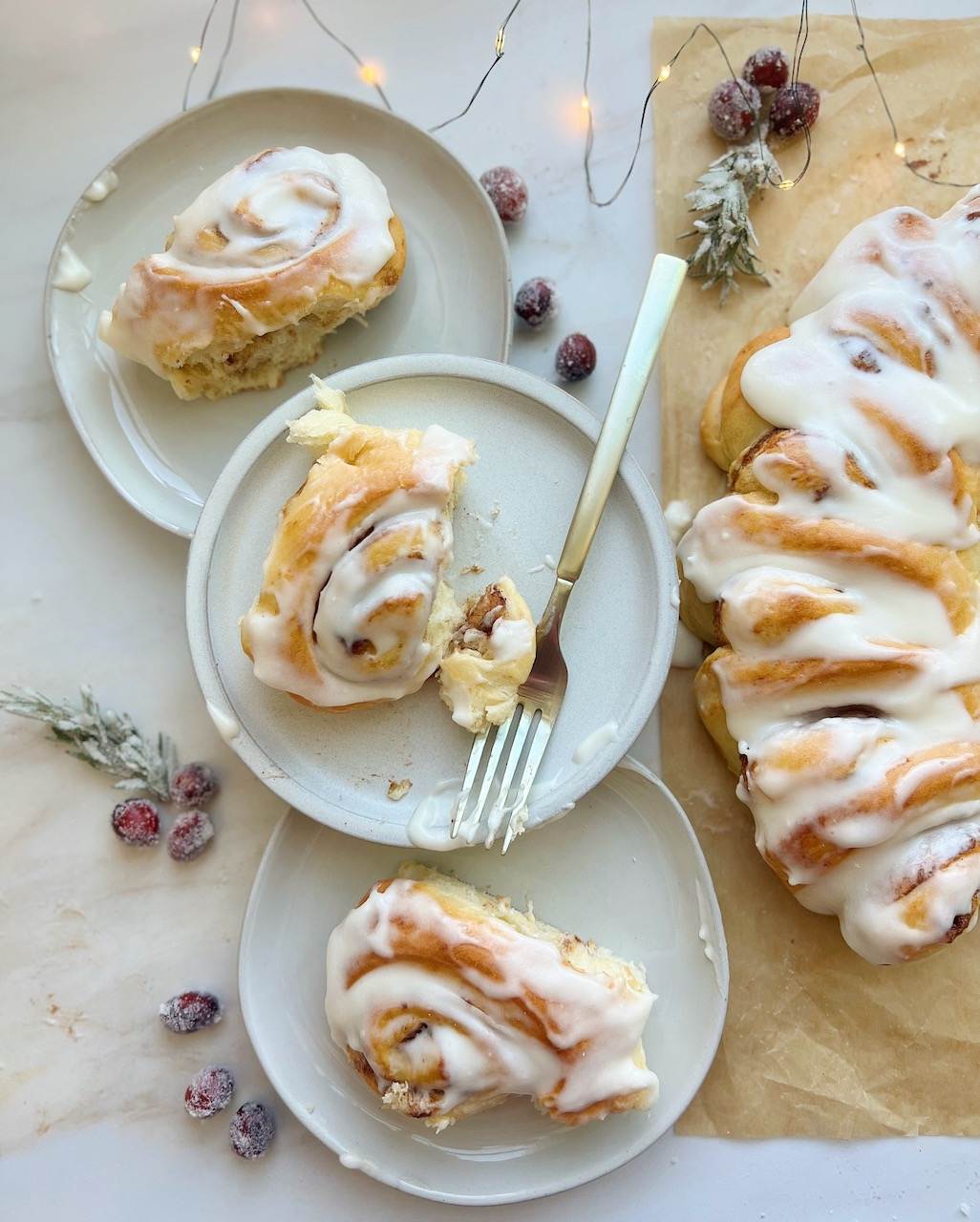 Christmas Morning Cinnamon Roll Wreath - That Bread Lady