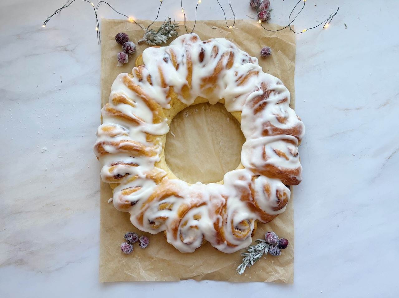 Christmas Morning Cinnamon Roll Wreath - That Bread Lady
